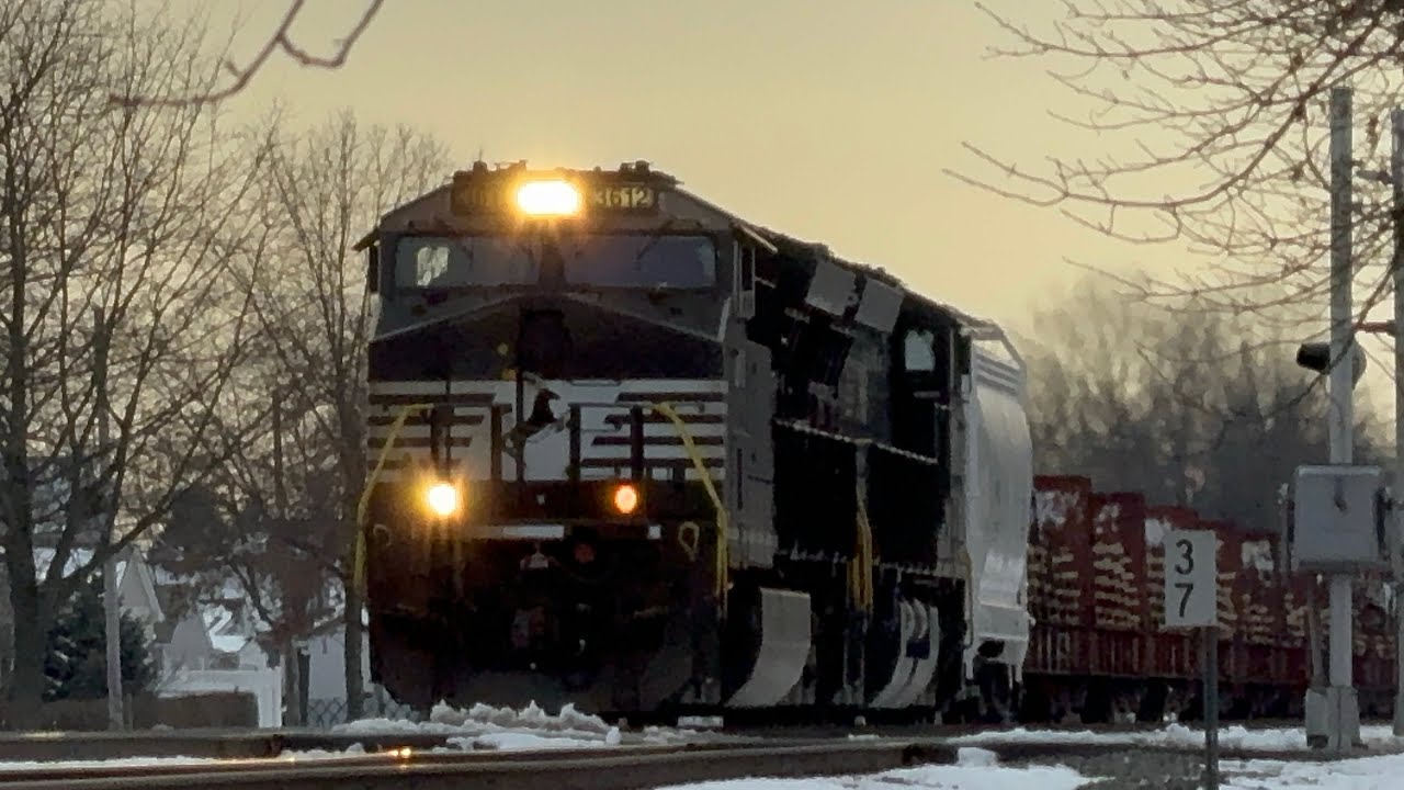 NS 3612 ET44AC leads NS M8G through Manville NJ with amazing rolling ...