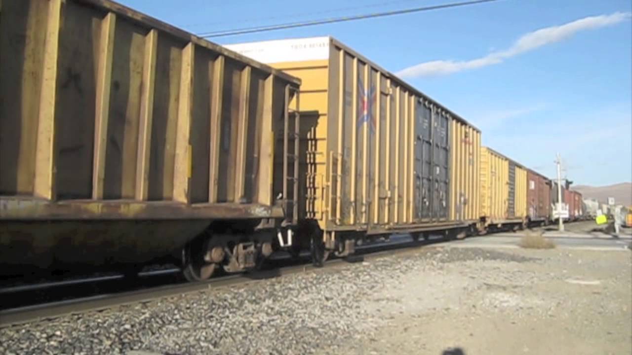 Union Pacific freight trains in Reno, NV on 1 October 2013 - YouTube