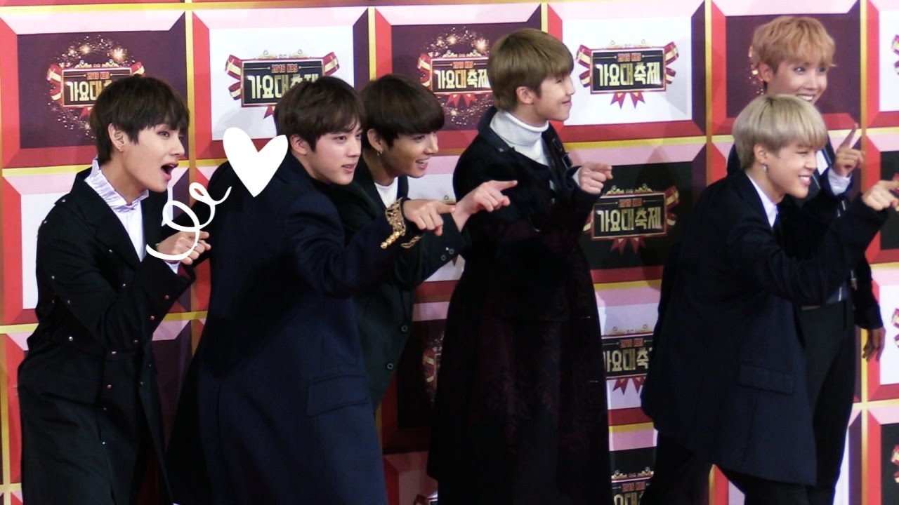 방탄소년단(BTS) 뷔(V) ’심쿵’ 귀요미 미소 @2016 KBS 가요대축제 - YouTube