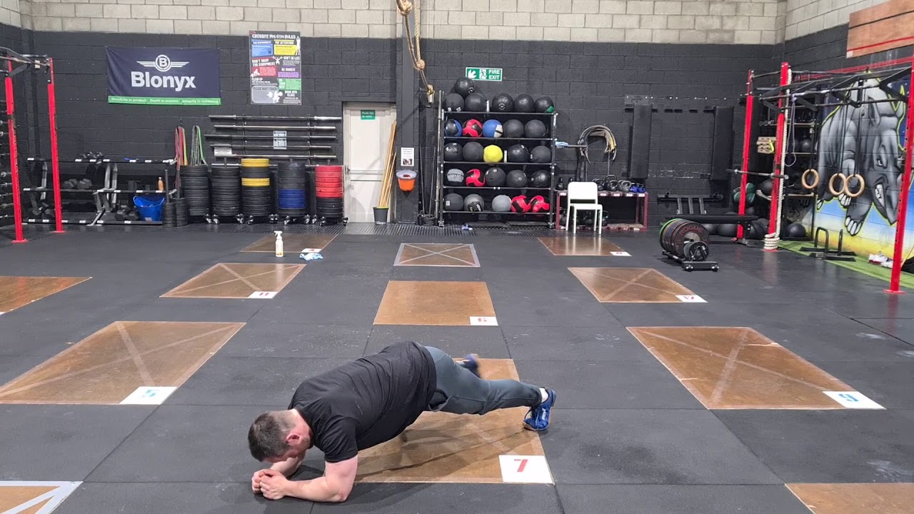 Plank Army Crawlers - YouTube