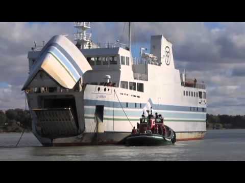 Work begins to free the stranded Jiimaan - YouTube