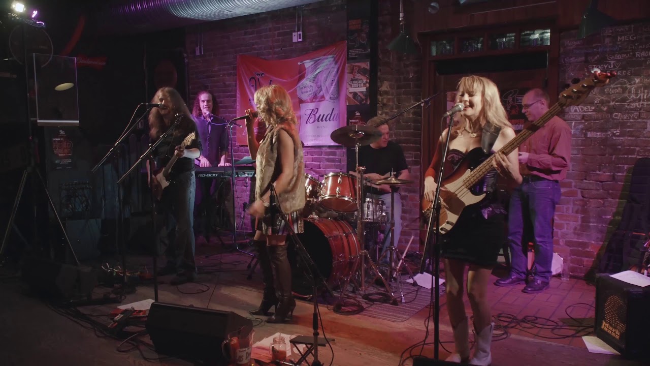 Las Divas Band - 9 To 5 (Live at the Yale Saloon) - YouTube
