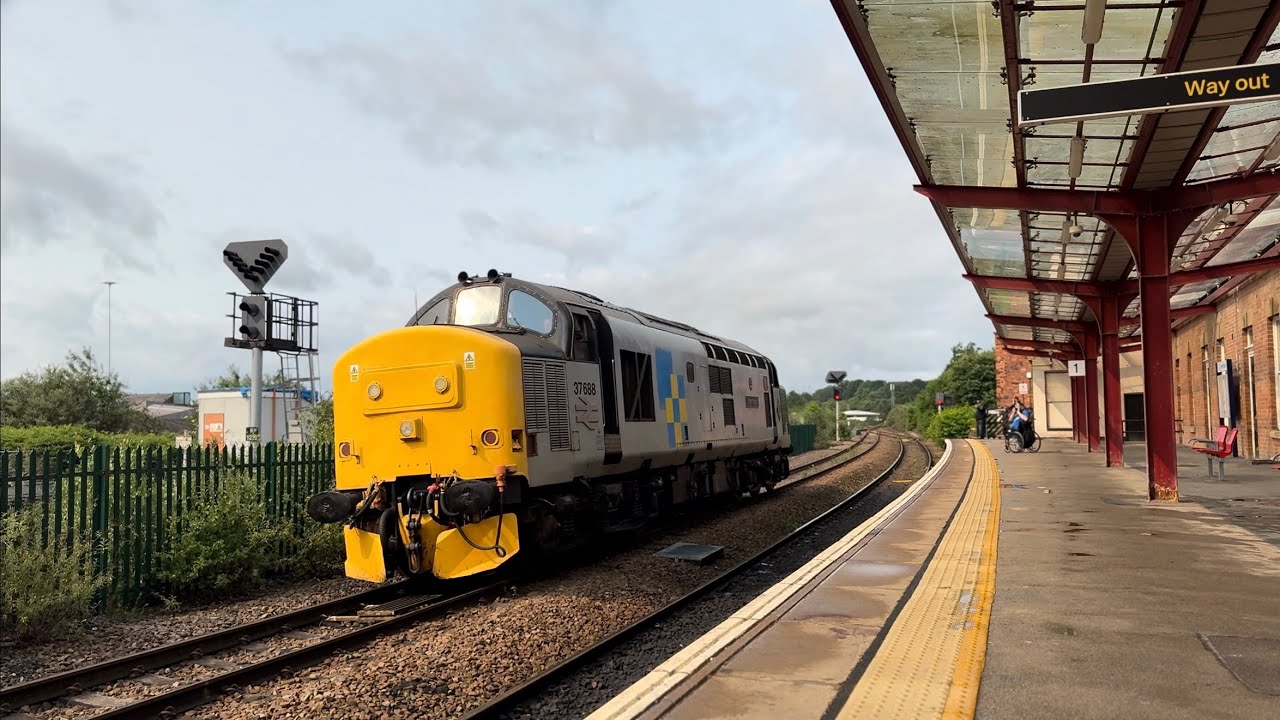 LSL 37688 and Midland Pullman HST through Wakefield Kirkgate 3/6/25 ...