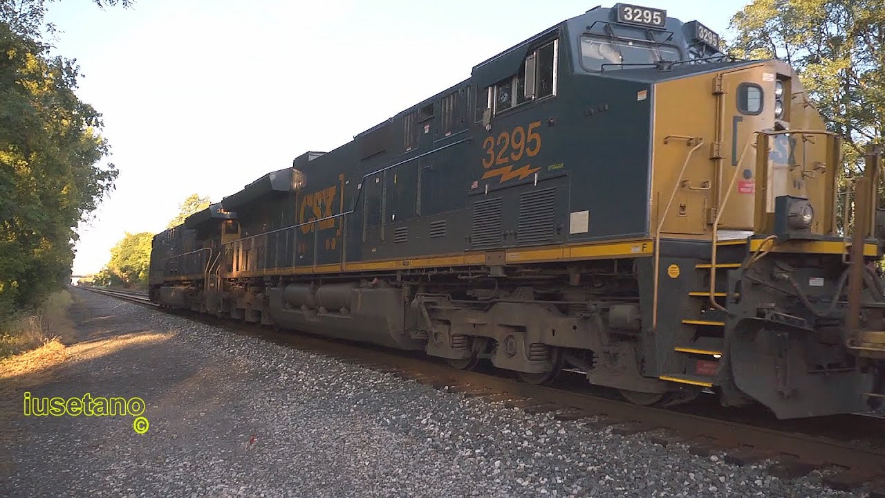 (31) CSX Q010 @ Westfield October 10 2019 - YouTube
