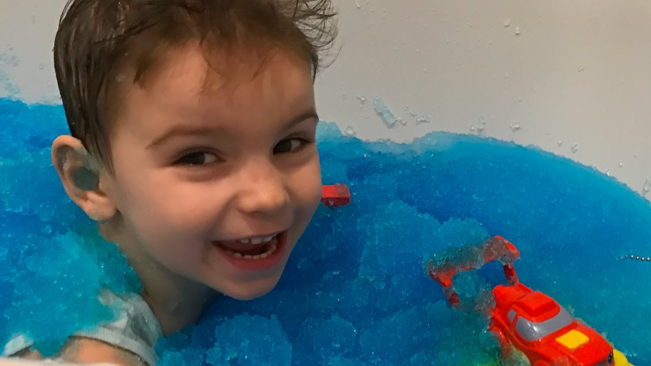 Squishy Gelli Baff Toy Challenge | KID TURNING THE BATH WATER INTO ...