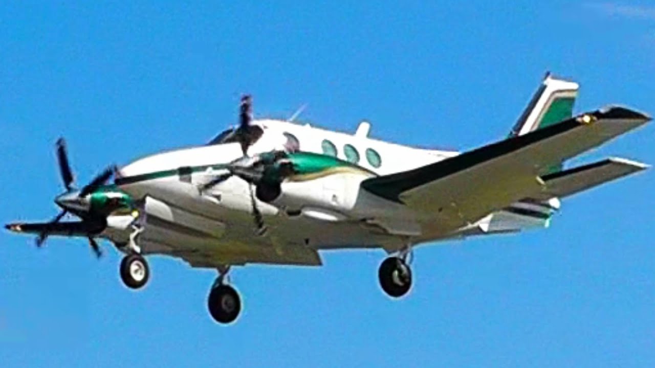 Beech A90 King Air - Landing & Takeoff @ Skiathos, the Second St ...