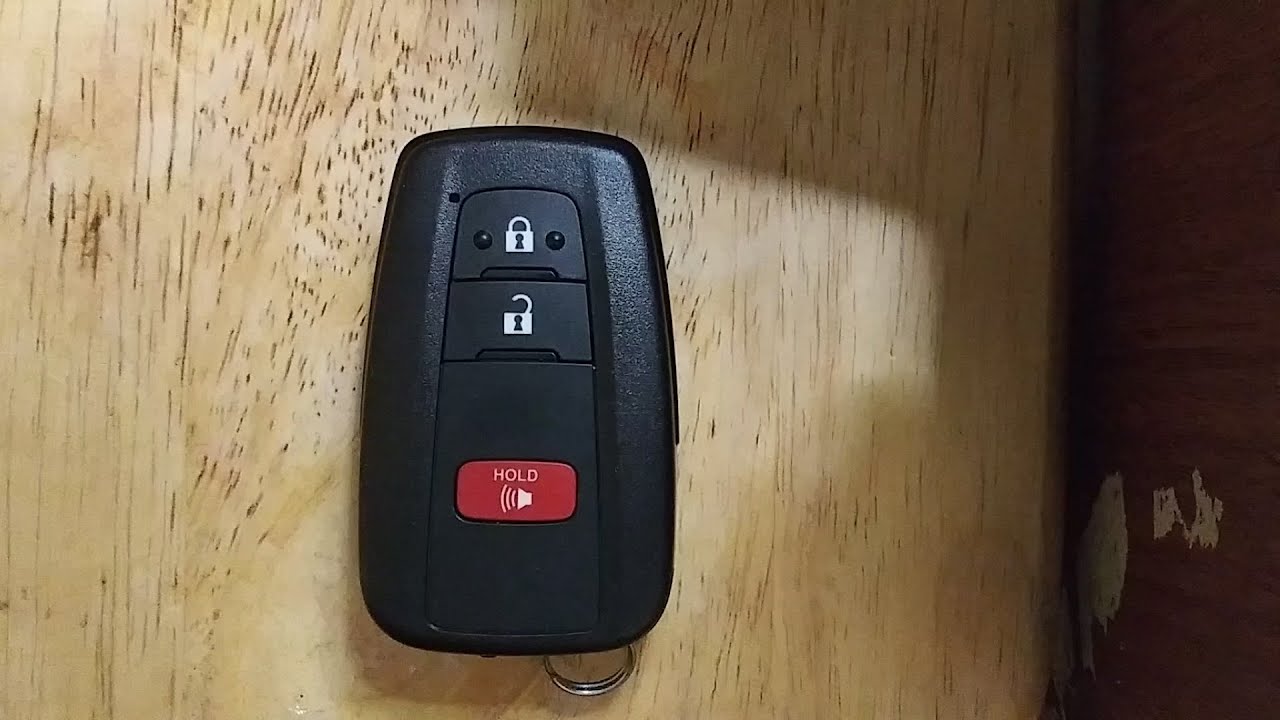 How to open a new model Toyota smart key - YouTube
