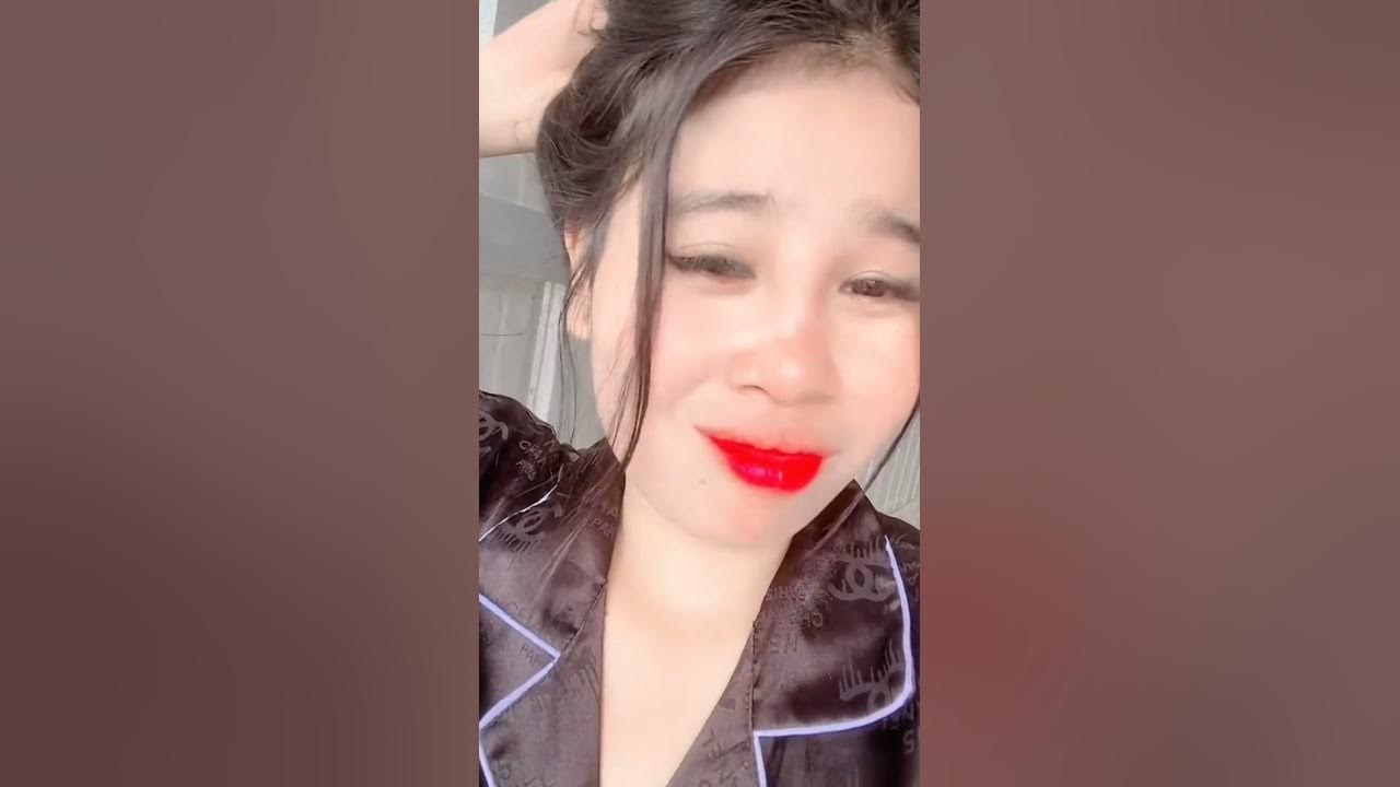 អូនមេម៉ាយមែនតែបើបងយកអូនធ្វើសង្សារ អូននាធាអោយបងចាំតែស្រួលម៉ង់ - YouTube