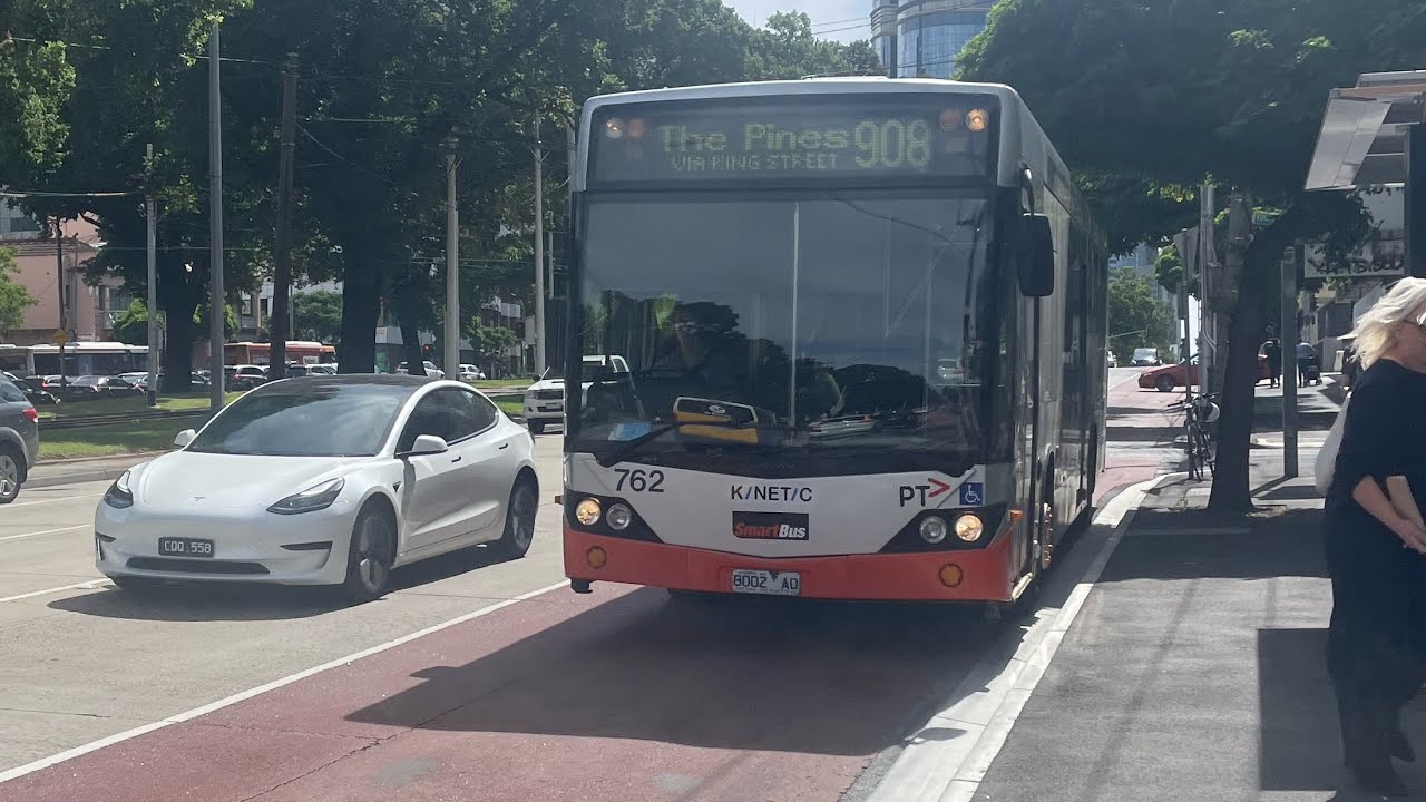 KINETIC Doncaster 762 (Mercedes Benz OH1830LE | Custom Coaches CB60 ...