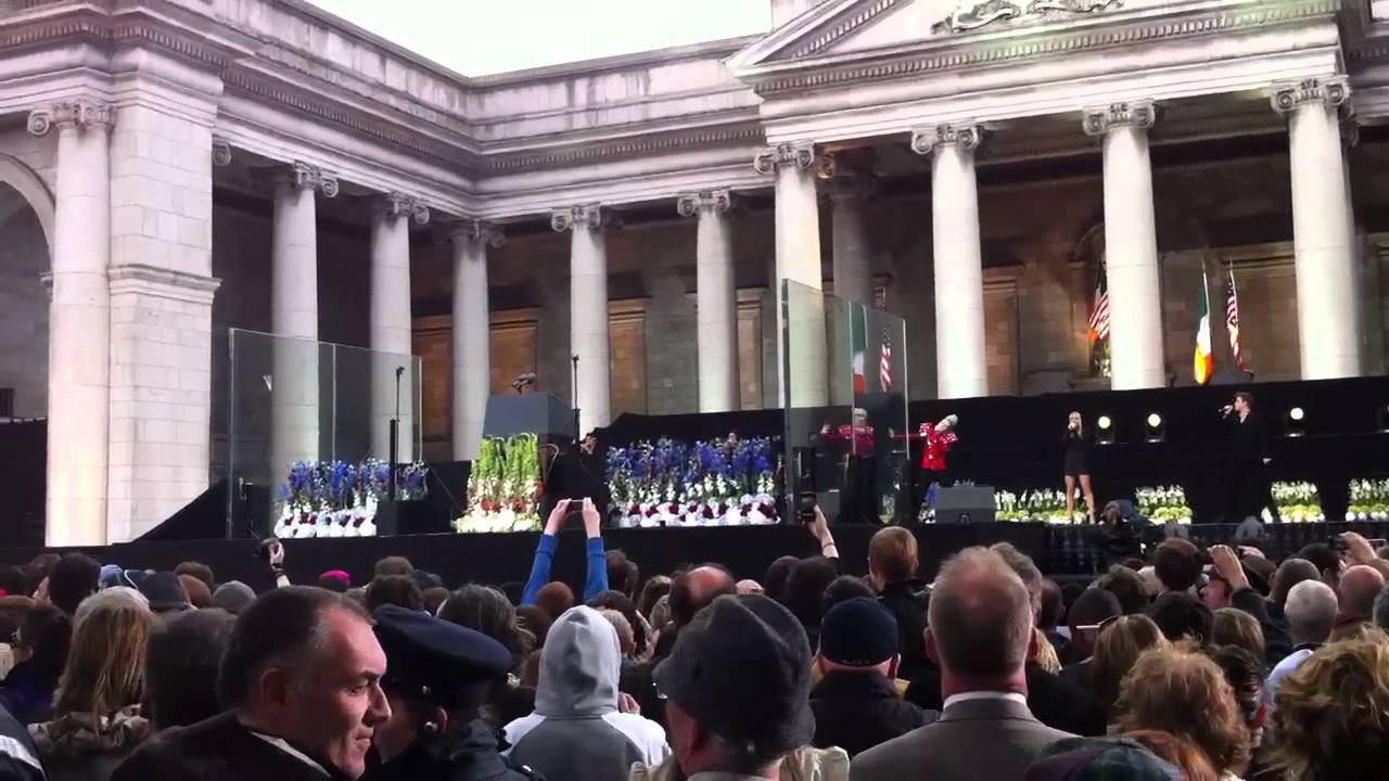 Jedward playing for Obama - YouTube