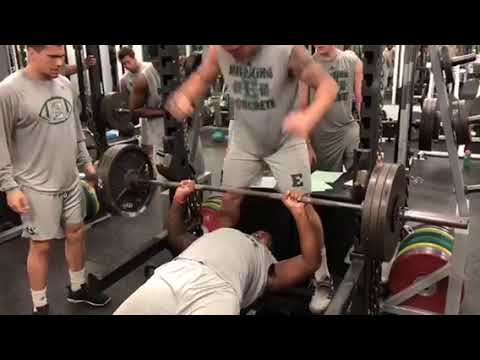 Jaylen Pickett Bench Press PR 320 - YouTube