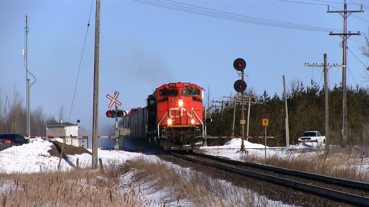 CN 8934 at Brechin East (23MAR2014) - YouTube