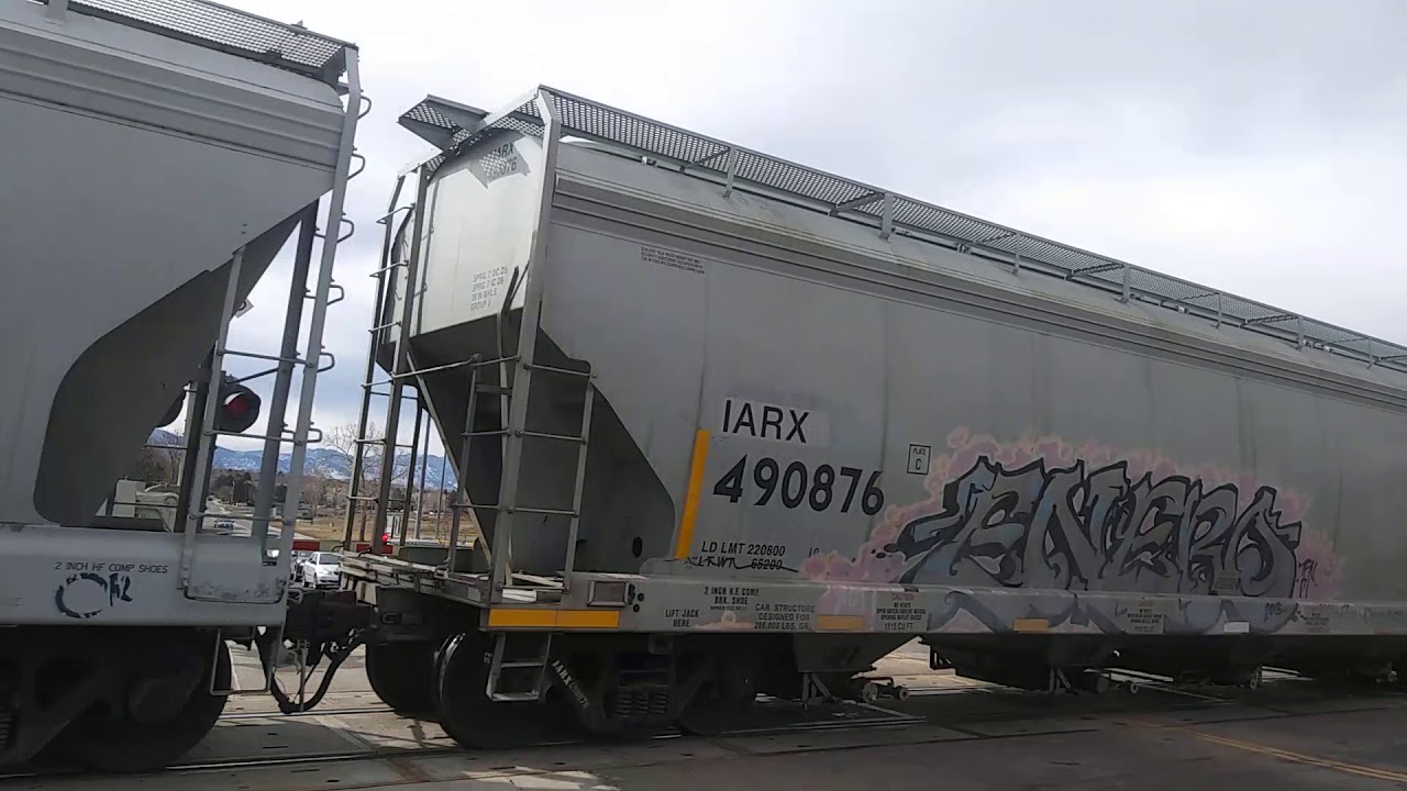 BNSF ES44C4 #8148 & BNSF GP39M #2817 & BNSF SD70ACe #8452 & BNSF ET44C4 ...