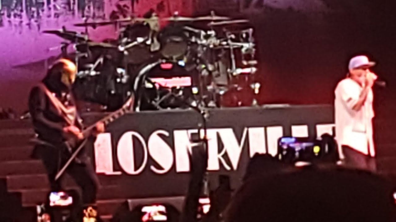 Limp Bizkit - Master of Puppets Mosh Pit - Loserville Tour at Glen ...