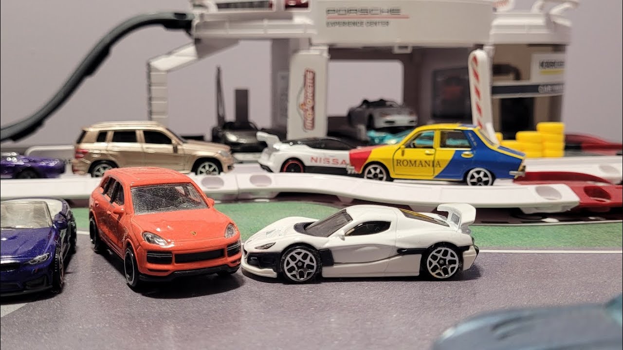 Supercars track day Realistic Stop Motion - YouTube