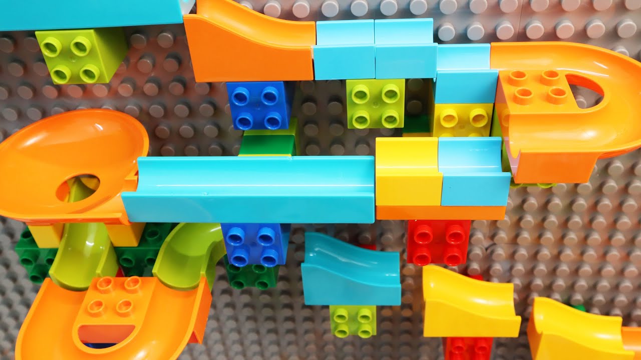 Satisfying Building Blocks Marble Run ASMR Balls Rolling Tracks on Wall ...