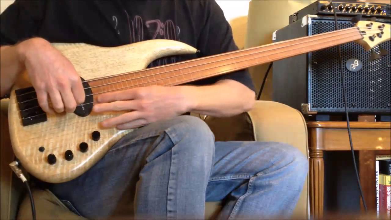 GrooveBee by Bee Basses fretless 4 string. - YouTube
