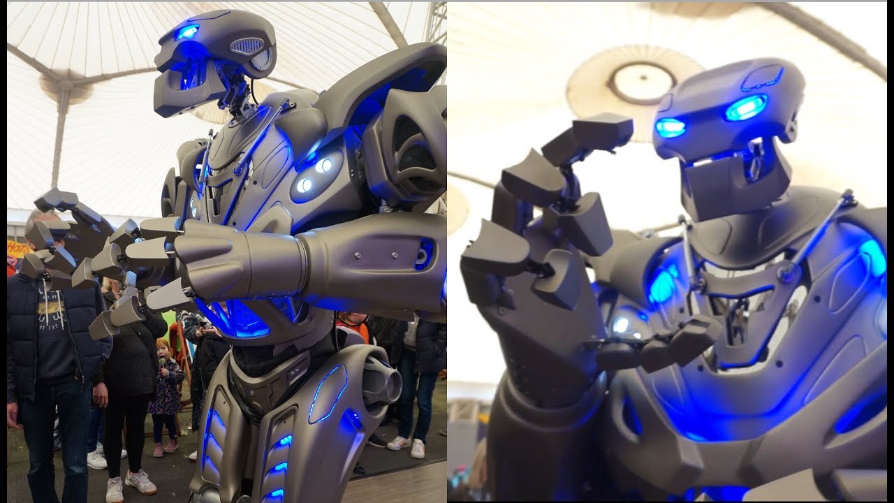 TITAN THE ROBOT IN BUTLINS MINEHEAD - YouTube