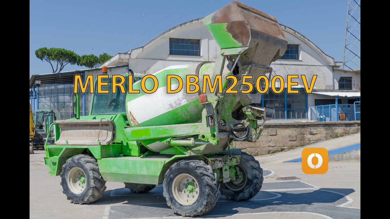 MERLO DBM2500EV self loading mixer - YouTube