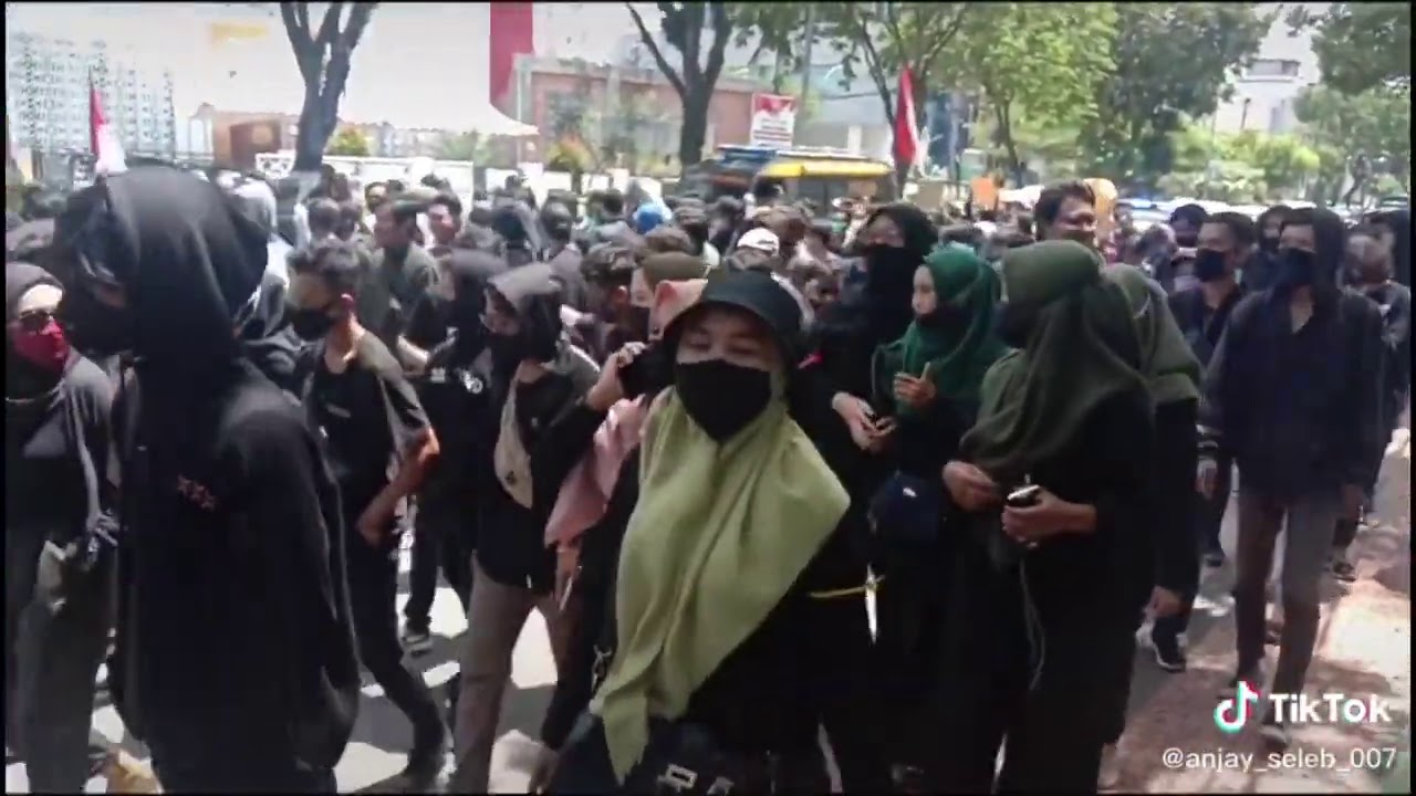 “Indonesia Riot” Tik Tok Compilation 2020 - YouTube
