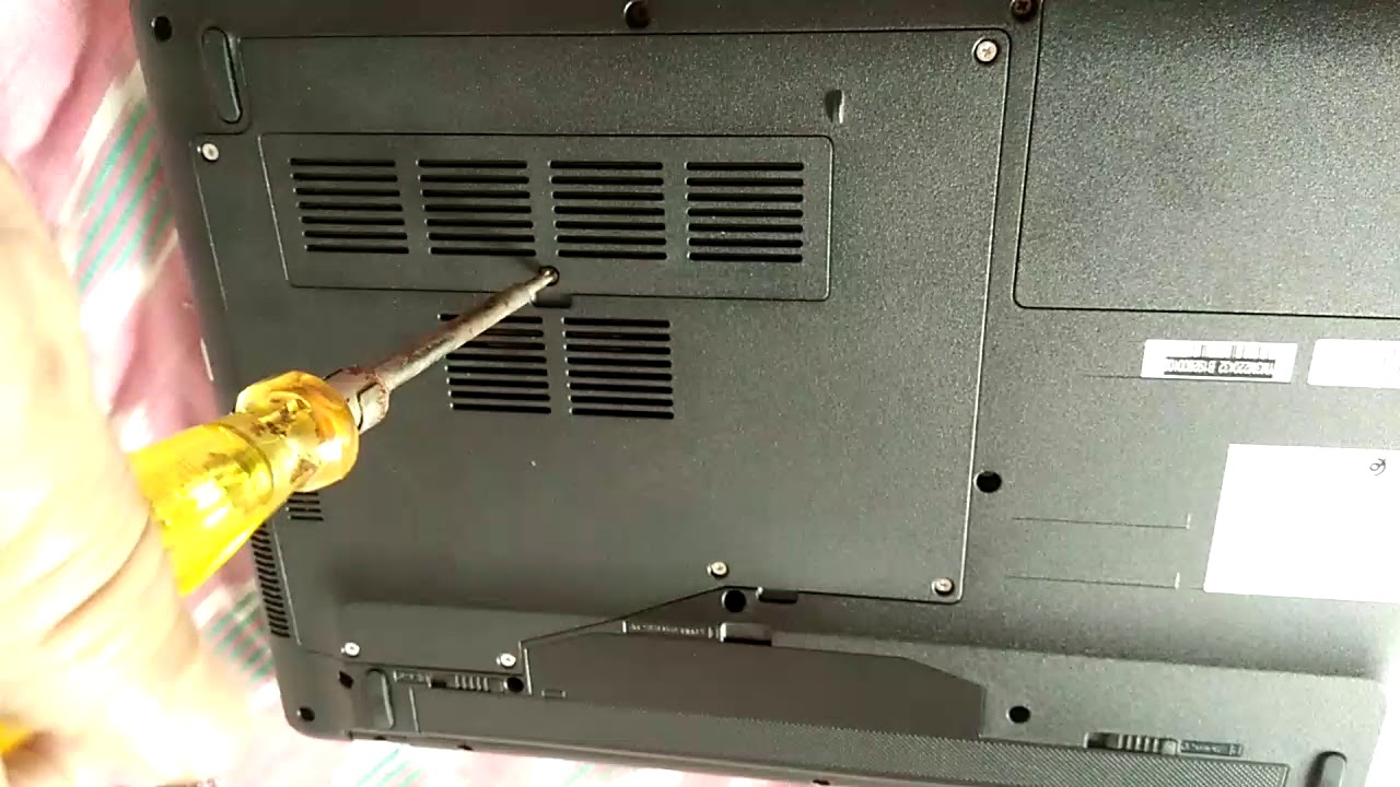 How to install 4 GB DDR RAM in Laptop (Fujitsu A555) by self or without ...