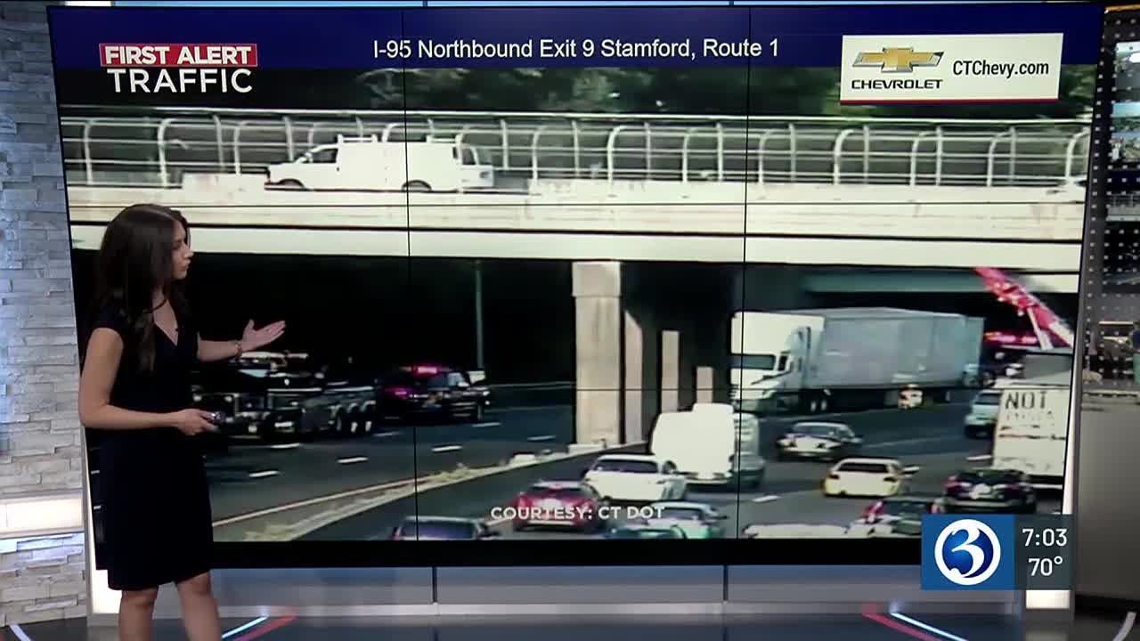 FIRST ALERT TRAFFIC: Crash closes I-95 north in Stamford - YouTube