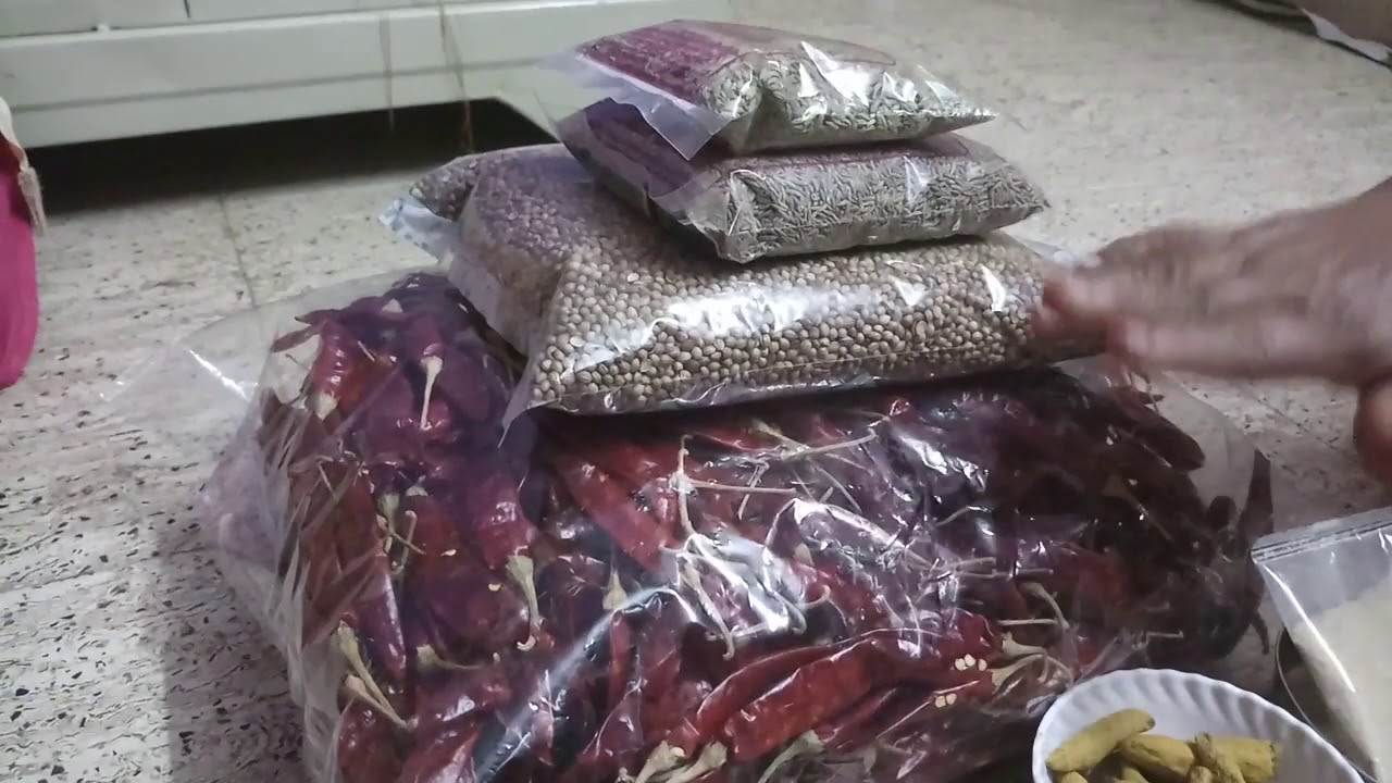 Chilli Powder Preparation/ சூப்பரான மிளகாய்ப்பொடி செய்முறை !!! - YouTube