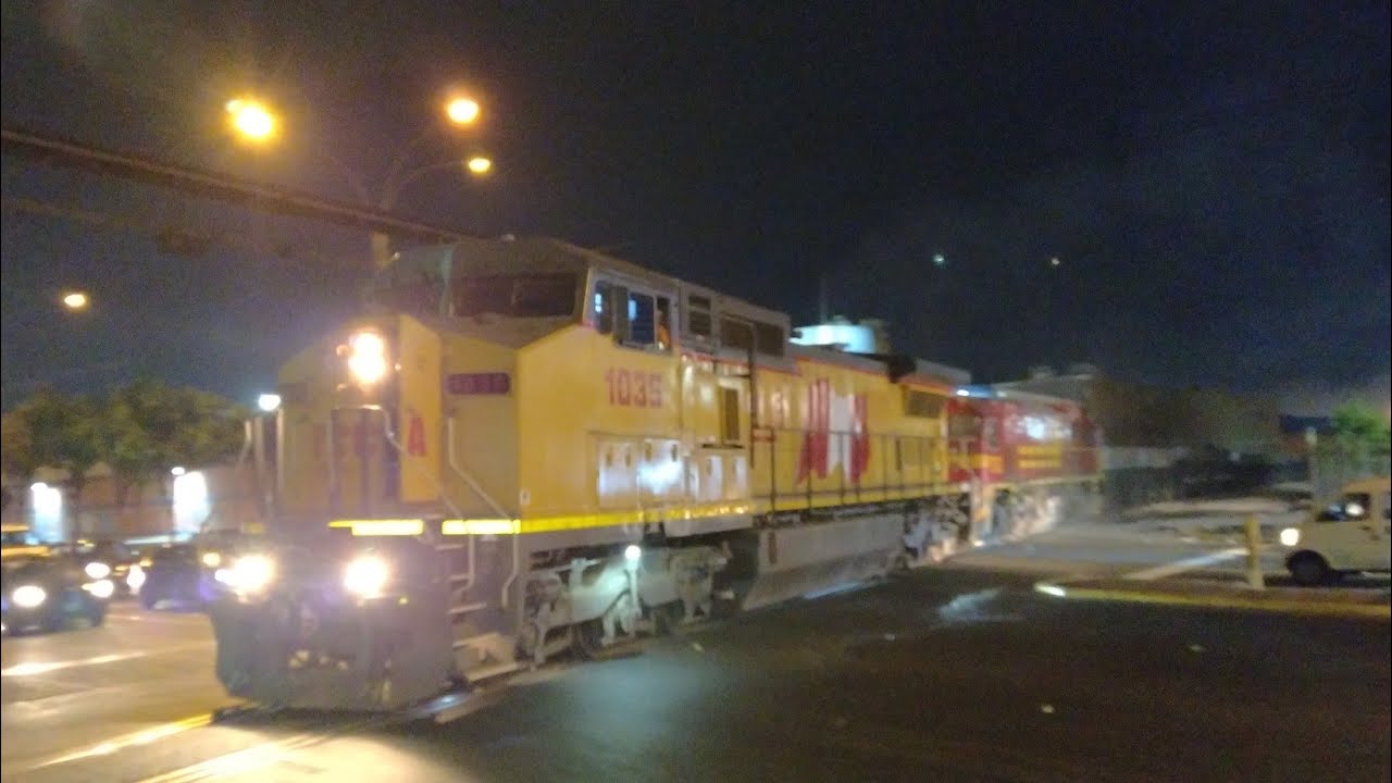 GE C41-8W #1035 EX UNIÓN PACÍFIC #9532 & JT26CW-2B #702 (ESTRENÓ) - YouTube