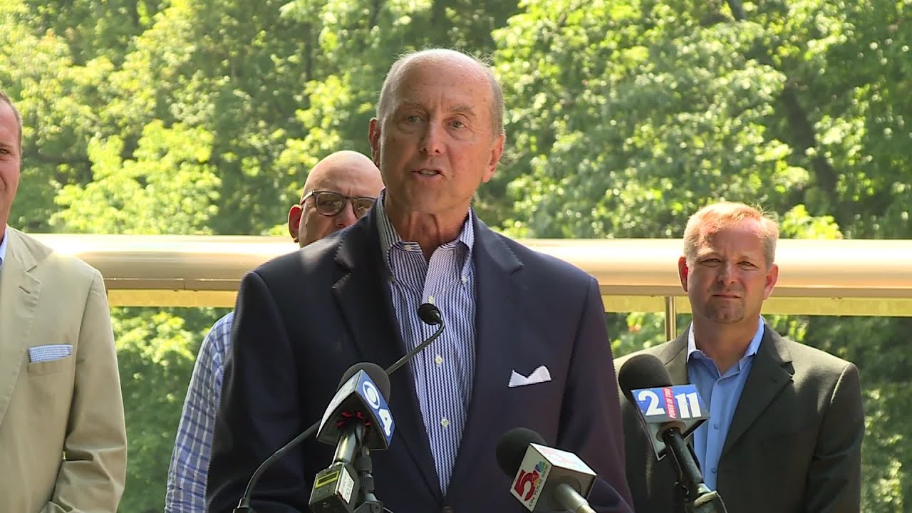 Busch family to know manages Grant's Farm - YouTube