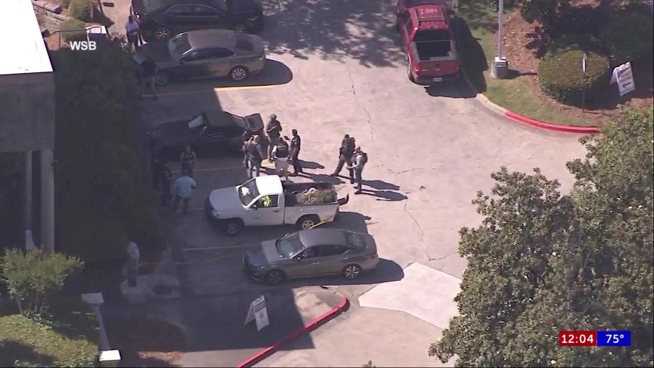 Atlanta shooting suspect in custody after hourslong manhunt - YouTube