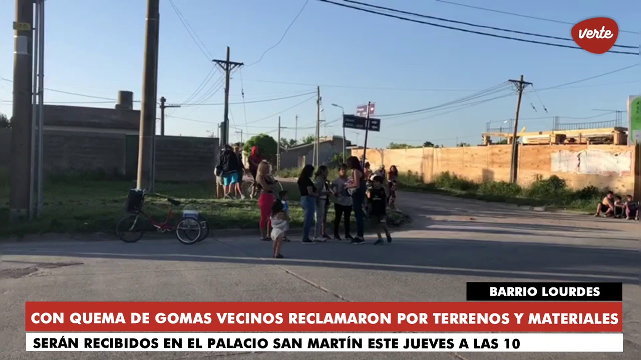 Con quema de gomas vecinos del barrio Lourdes reclamaron por terrenos y ...