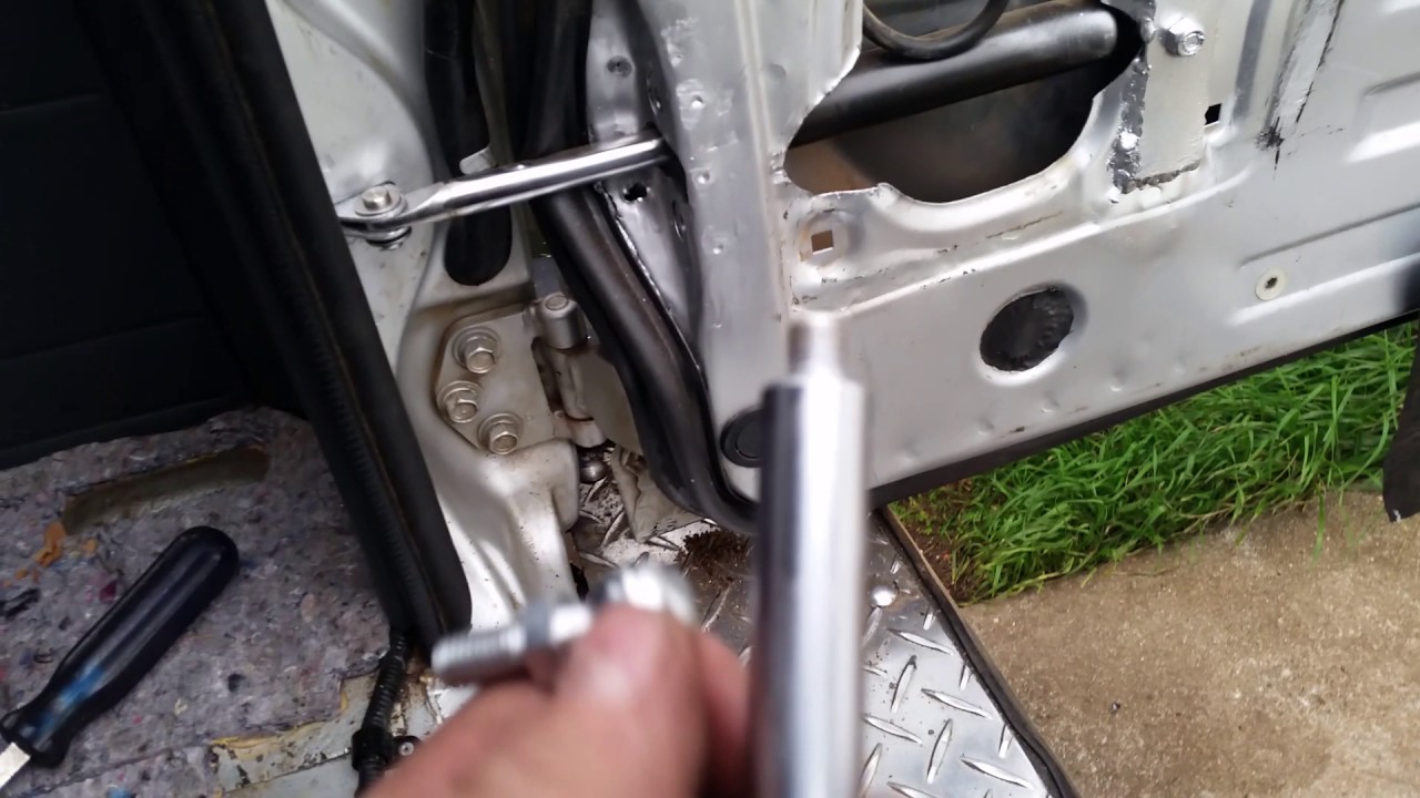 Gen 1 rear door gas strut fitting (AC) - YouTube