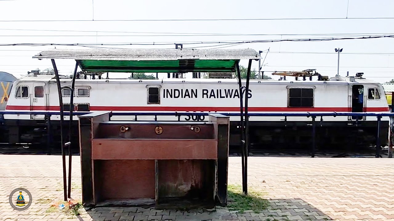 Bangalore Rajdhani departing from Balharshah Junction - YouTube