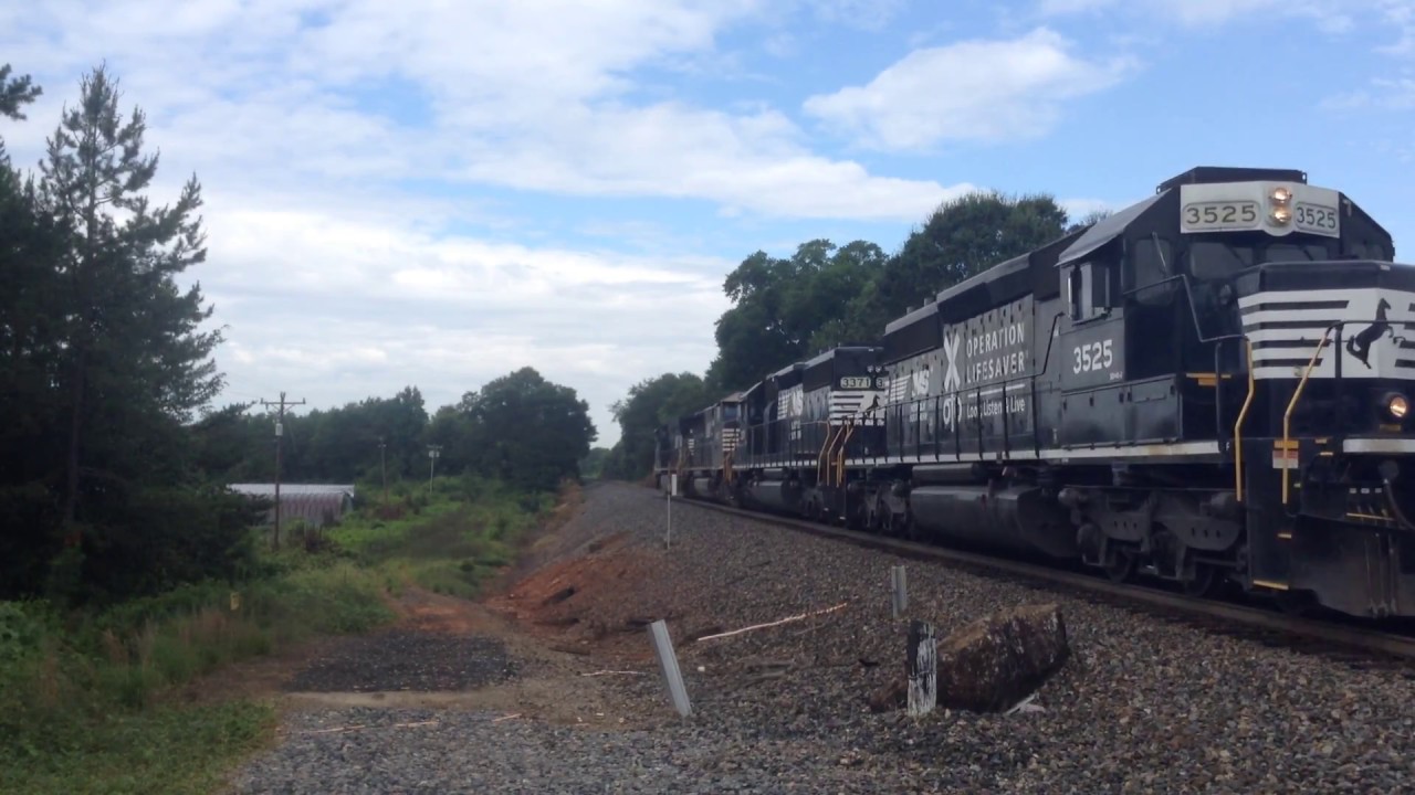 NS P73 crosses Robinson Rd. in Greer SC - YouTube