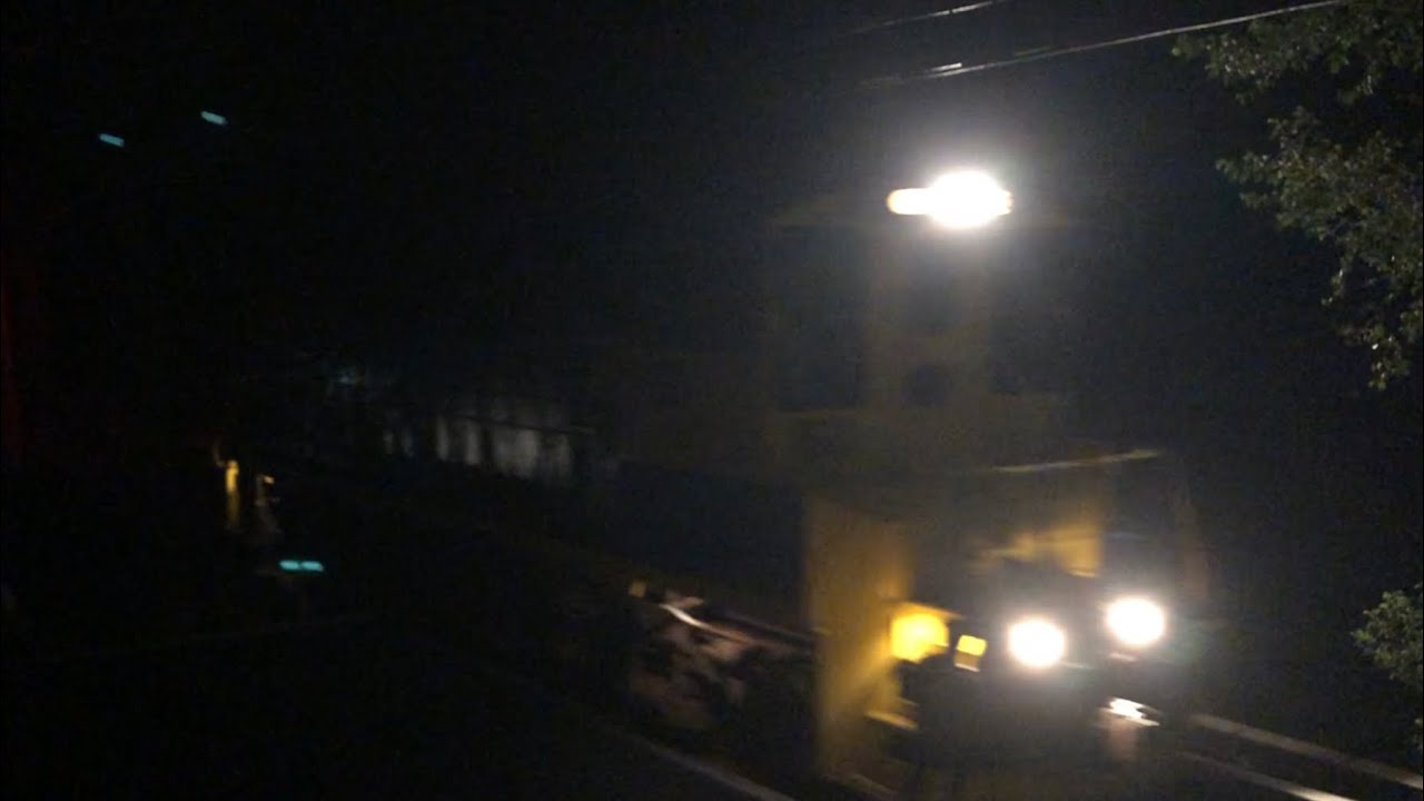 LIRR MP15AC 160 and it’s new repaint going Westbound on the Oyster Bay ...