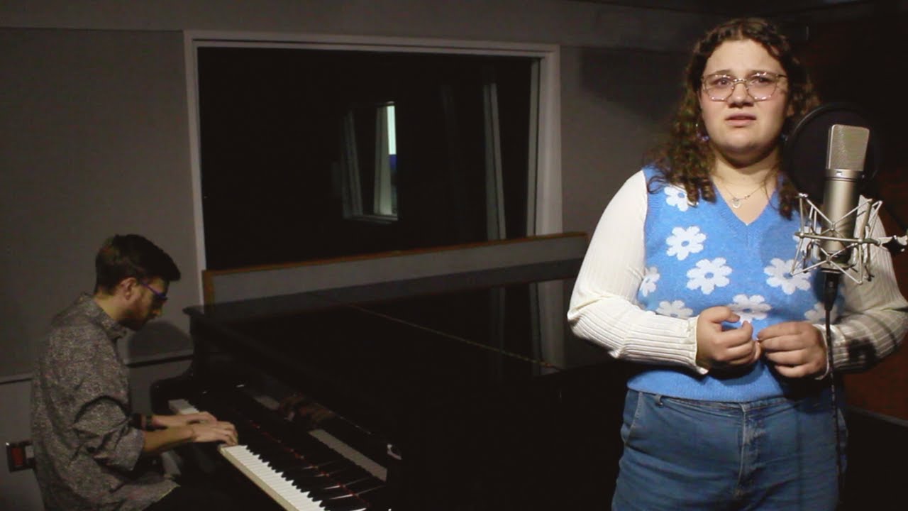 Billianne - No Wonder (Live) - YouTube