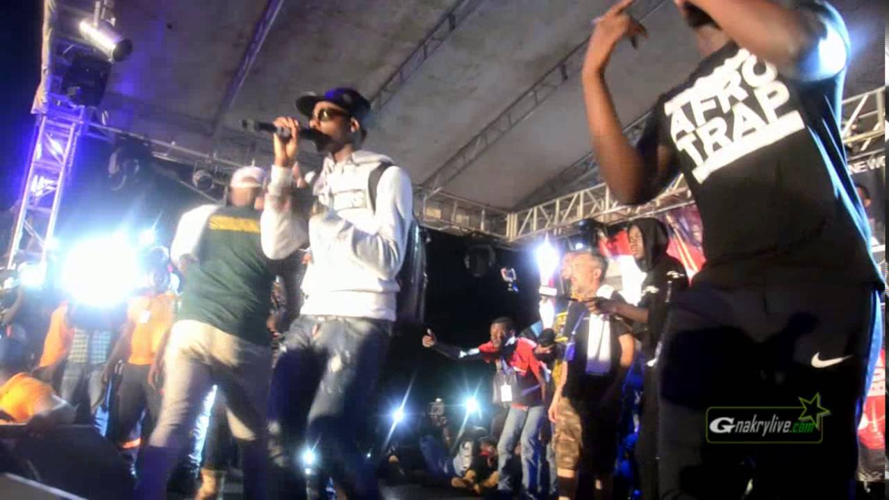 Concert de MHD à Conakry - YouTube