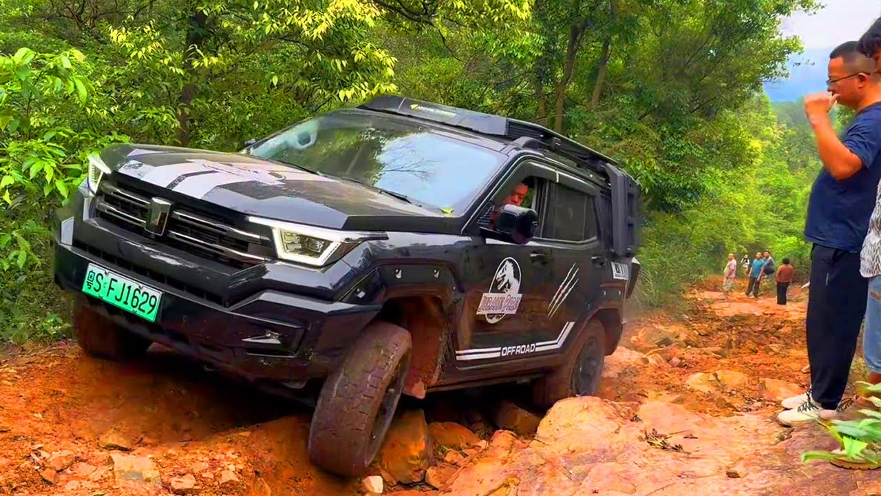 GWM Tank 400 Hi4 T 2.0T vs Jeep Wrangler Rubicon 3.6L V6 v Tank 300 2.0T v Toyota Prado PK Off ...