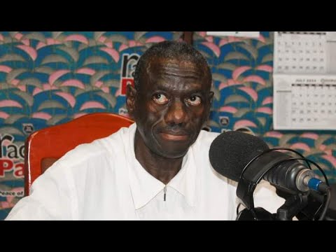 Dr Kizza Besigye LIVE On Radio Pacis Arua City - YouTube