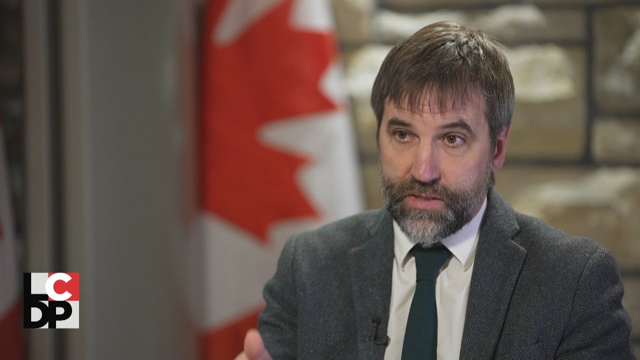 Les Coulisses du pouvoir | Entrevue avec le ministre de l'Environnement ...