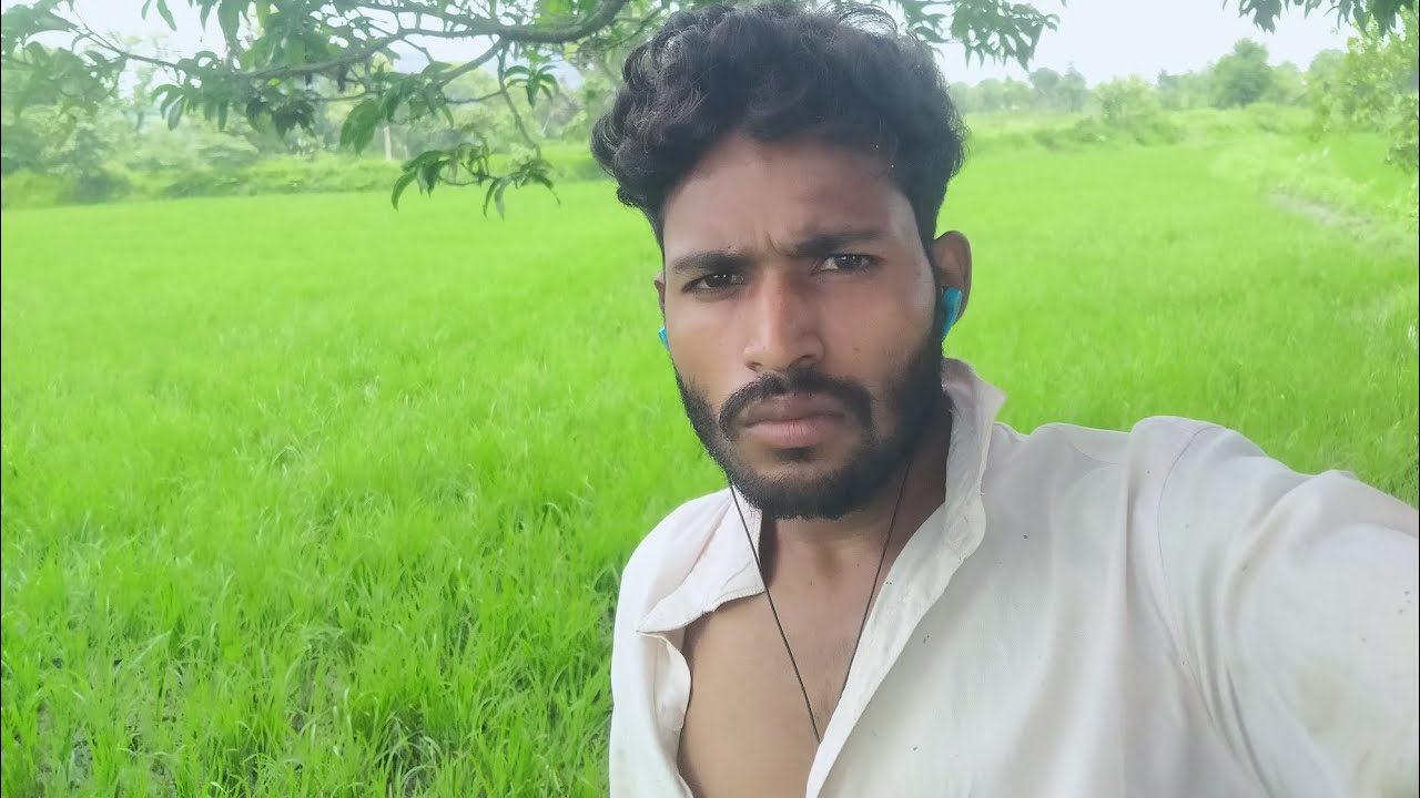 खेत में काम करने को आया हूं । खेतो में काम करना बहुत ही मुश्किल है।# ...