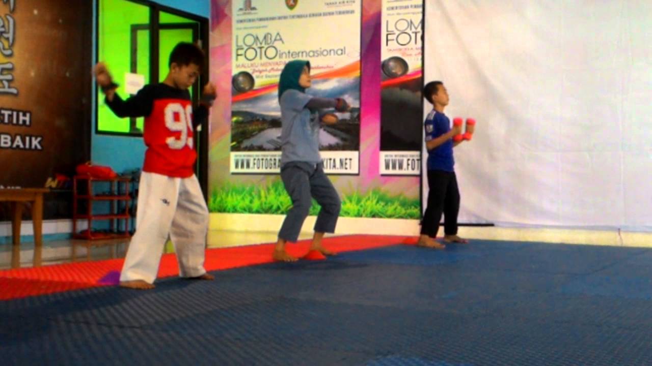 Latihan fisik poomsae, poomsae phisical training, day three - YouTube