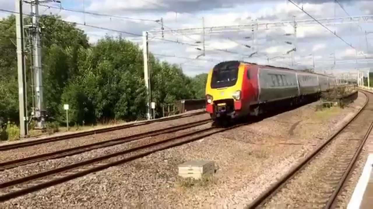 Virgin Trains 221111 At Tamworth From London Euston To Holyhead - YouTube