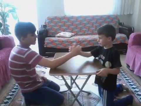 COCUKLAR BİLEK GÜREŞİ