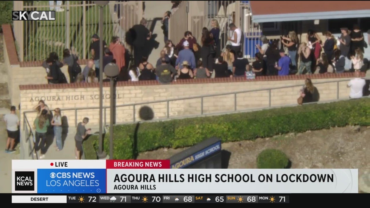 Agoura High Logo
