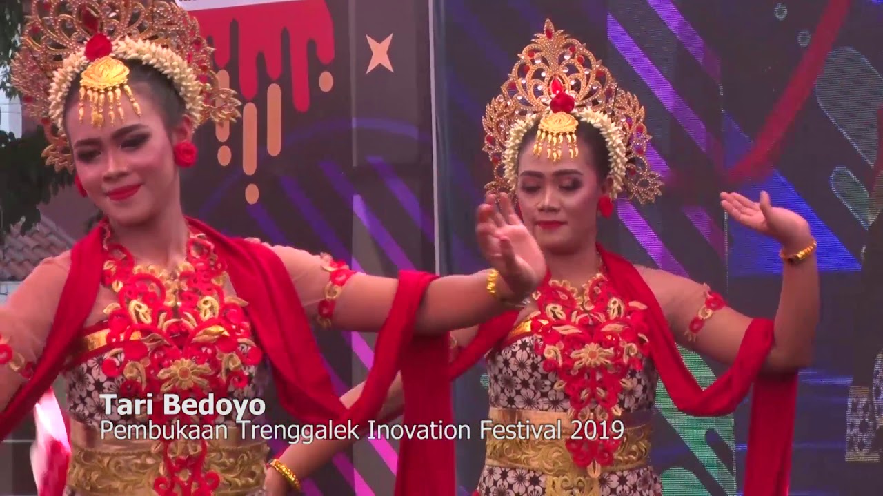 TARI BEDOYO DALAM PEMBUKAAN TRENGGALEK INOVATION FESTIVAL 2019 - YouTube