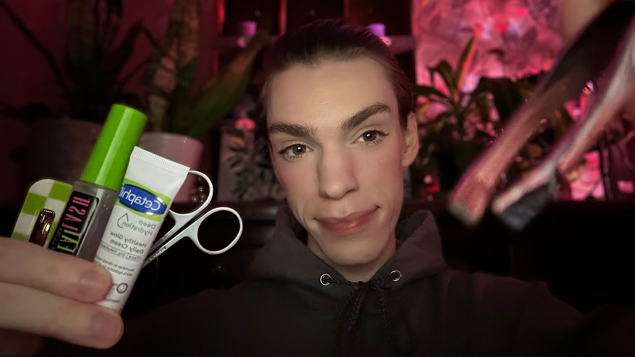 ASMR Best Friend Does Your Eyebrows 🫶🏼🤎 * all the personal attention * - YouTube