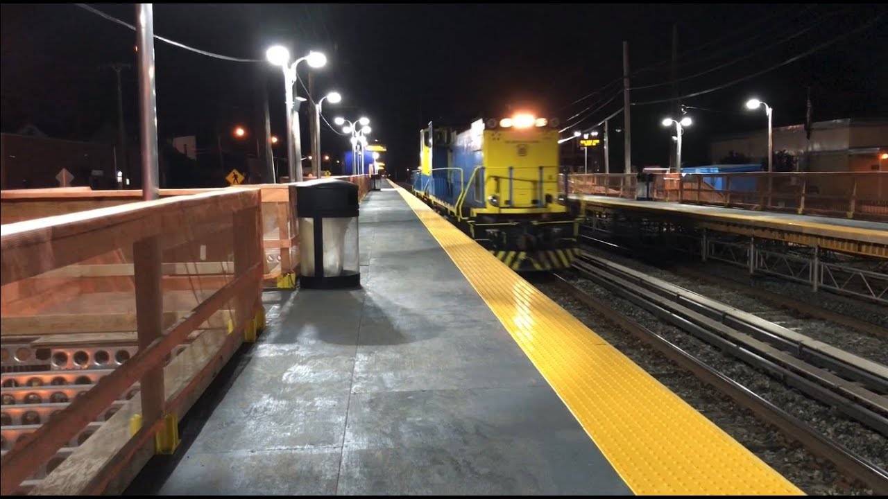 LIRR MP15AC’s 166 and 171 on an Eastbound lite move at New Hyde Park ...