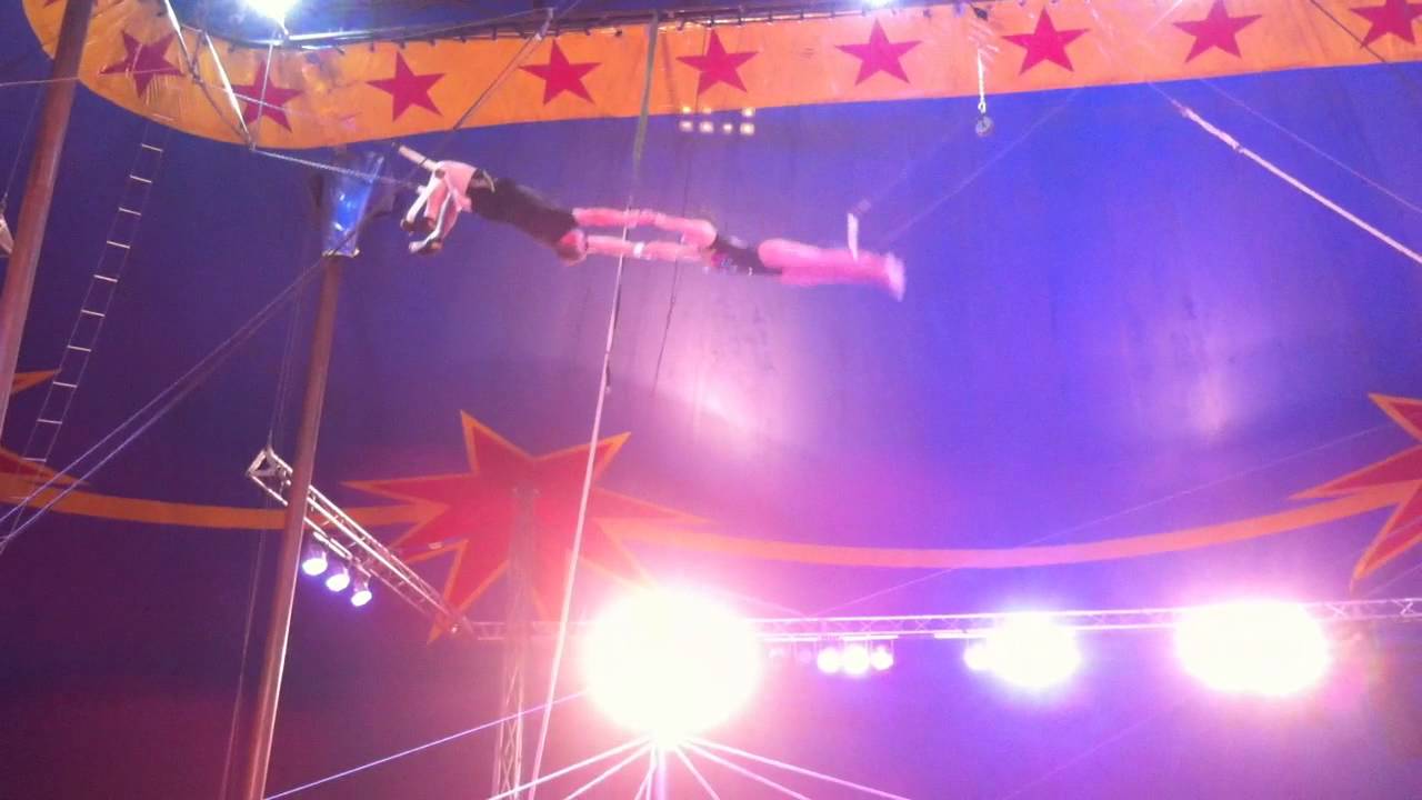 Flying Trapeze Catch #2 - YouTube