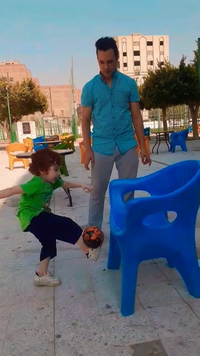 بابا يا بابا الكورة الكورة يا بابا 😍 - YouTube